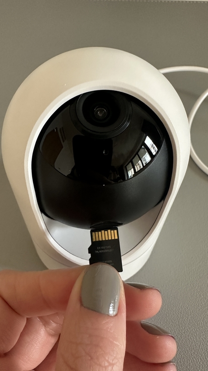 How to Insert a Micro SD Card in Your Eufy Indoor Cam E220 2K | ManualsLib