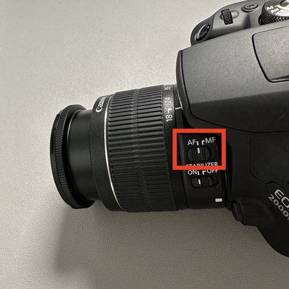 How to Switch Between Auto and Manual Focus on the Canon EOS 2000D ...