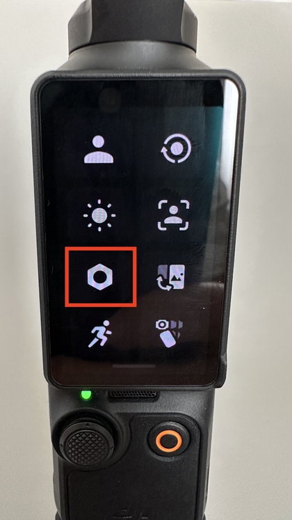 How to Connect a Microphone to the DJI Pocket 3 | ManualsLib