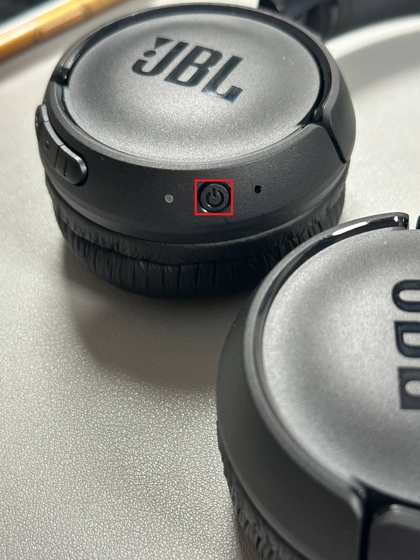 How to Use Button Controls on JBL Tune 520BT Headphones | ManualsLib