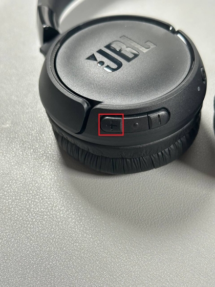How to Use Button Controls on JBL Tune 520BT Headphones | ManualsLib