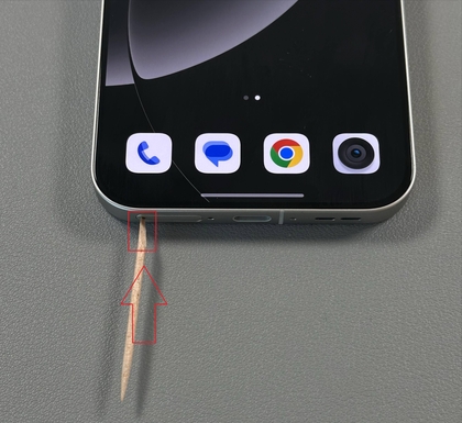 Ejecting the SIM Tray on Realme GT 8 Pro | ManualsLib