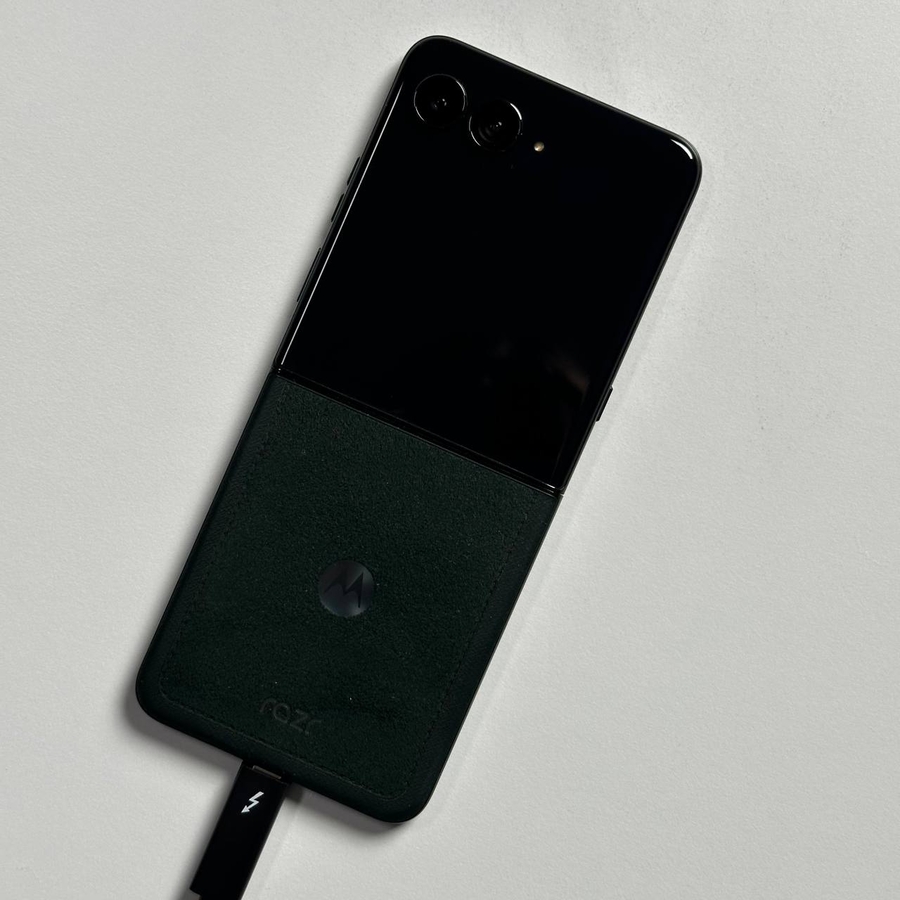 How to Record Screen on Motorola Razr 60 Ultra | ManualsLib