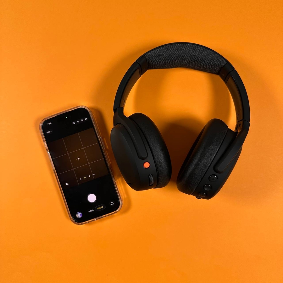 Using Skullcandy Crusher ANC 2 Headphones to Take Photos | ManualsLib