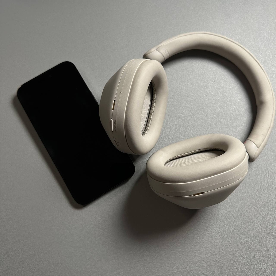 How to Connect Sony WH-1000XM5 Headphones to iPhone | ManualsLib