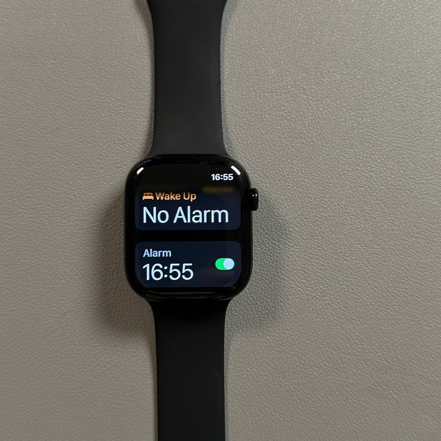 Apple Watch Series 11: How to Set Up an Alarm Clock | ManualsLib